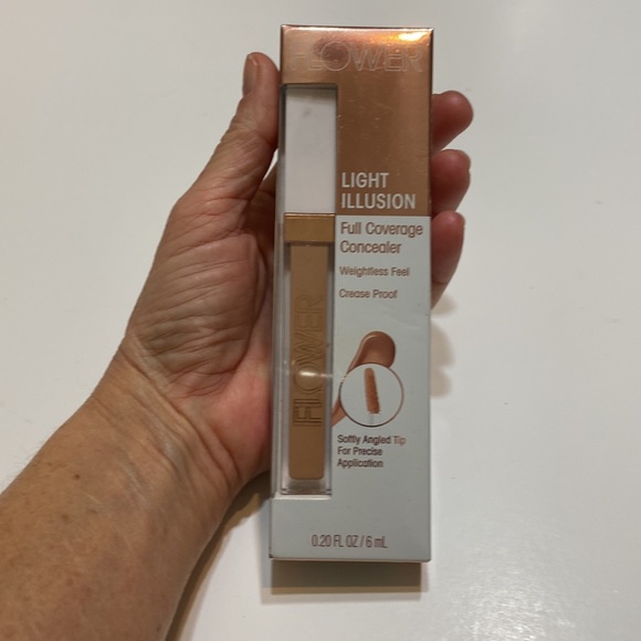 Flower | Makeup | Nwt Flower Light Illusion Concealer | Poshmark